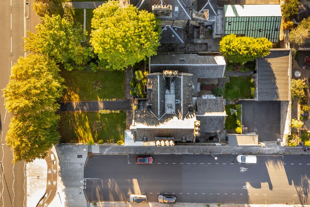 Duthus Lodge Guest House, 5 West Coates, Wester Coates, Edinburgh EH12 ...