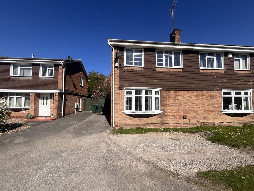 Wren Close, Woodville, Swadlincote DE11, 3 bed semi-detached house for ...