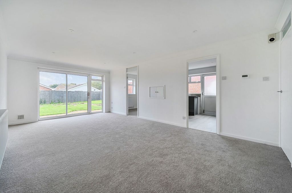 Wakefield Way, Aldwick PO21, 3 bed semi-detached bungalow for sale, £ ...