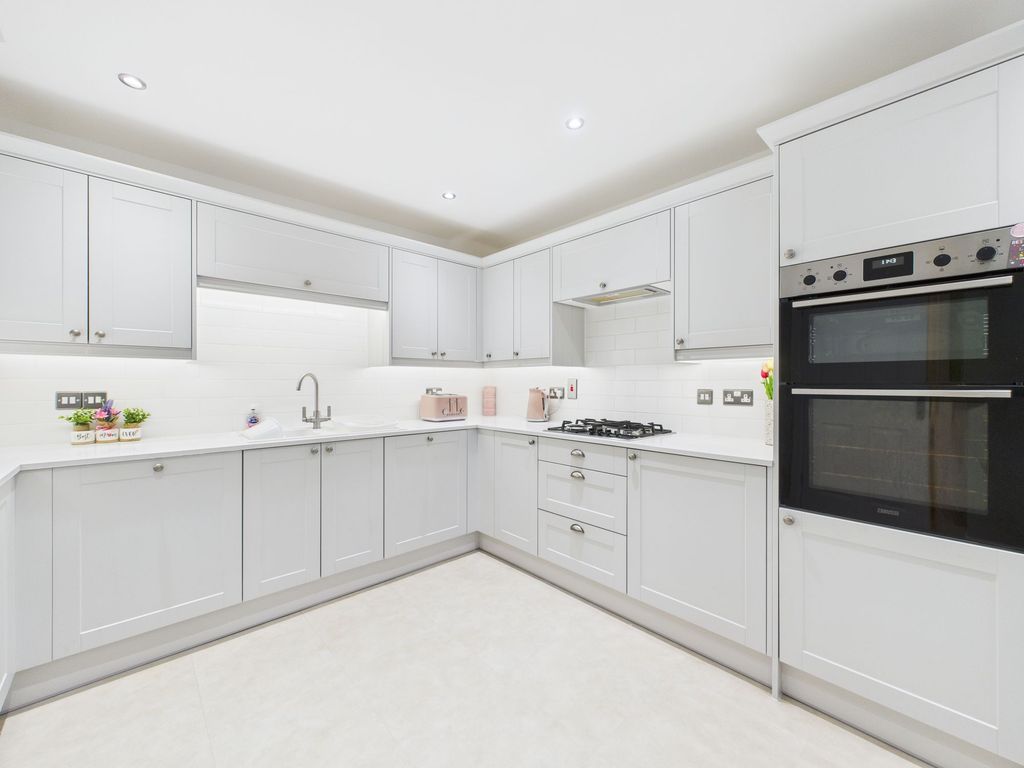 Chedington Avenue, Mapperley, Nottingham NG3, 4 bed detached house for ...