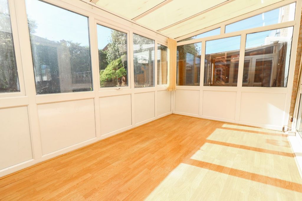 Dove House Close, Bromham, Bedford MK43, 4 bed semi-detached house for ...