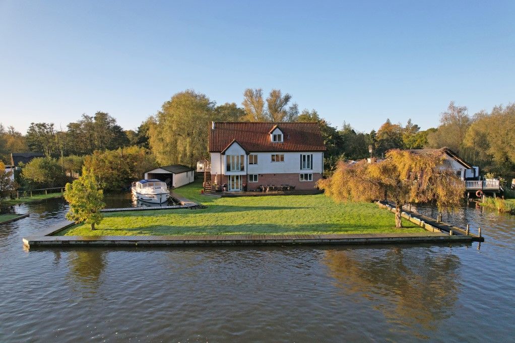 Beech Road, Wroxham NR12, 6 bed detached house for sale, £1,150,000 ...