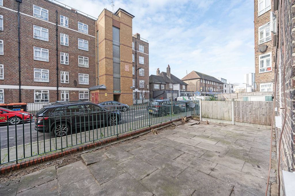Homerton Road, Hackney, London E9, 3 bed flat for sale, £450,000 ...