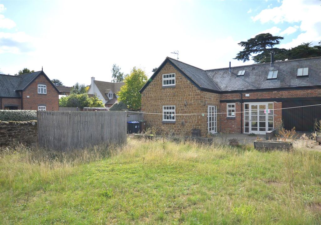 Cedars Lane, Little Brington NN7, 3 bed barn conversion to rent, £1,600 ...