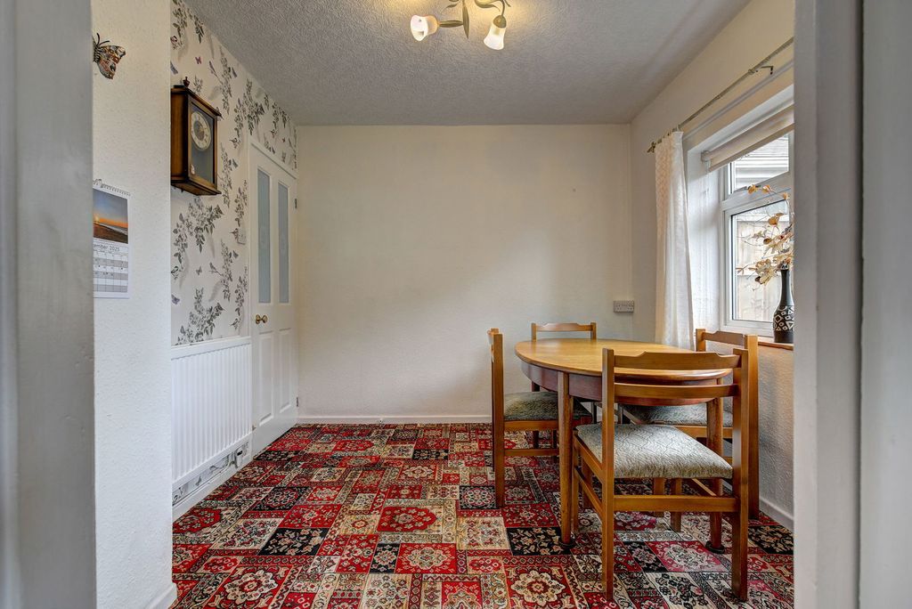 13 Park Avenue, Saughall, Chester CH1, 3 bed semi-detached house for ...