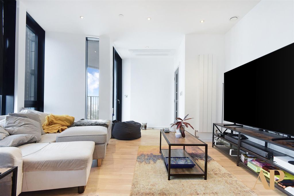 Ceramic Building, Newington Causeway SE1, 1 bed flat to rent, £2,850 ...