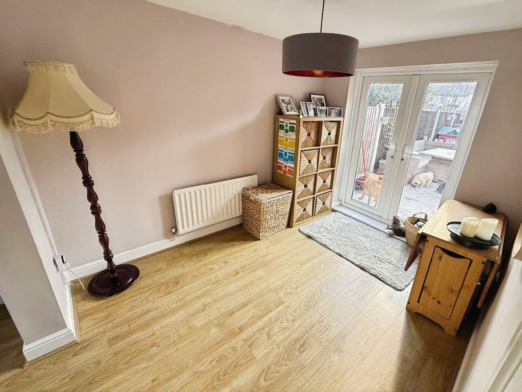 Mary Macarthur Drive, Cradley Heath B64, 3 bed semi-detached house for ...