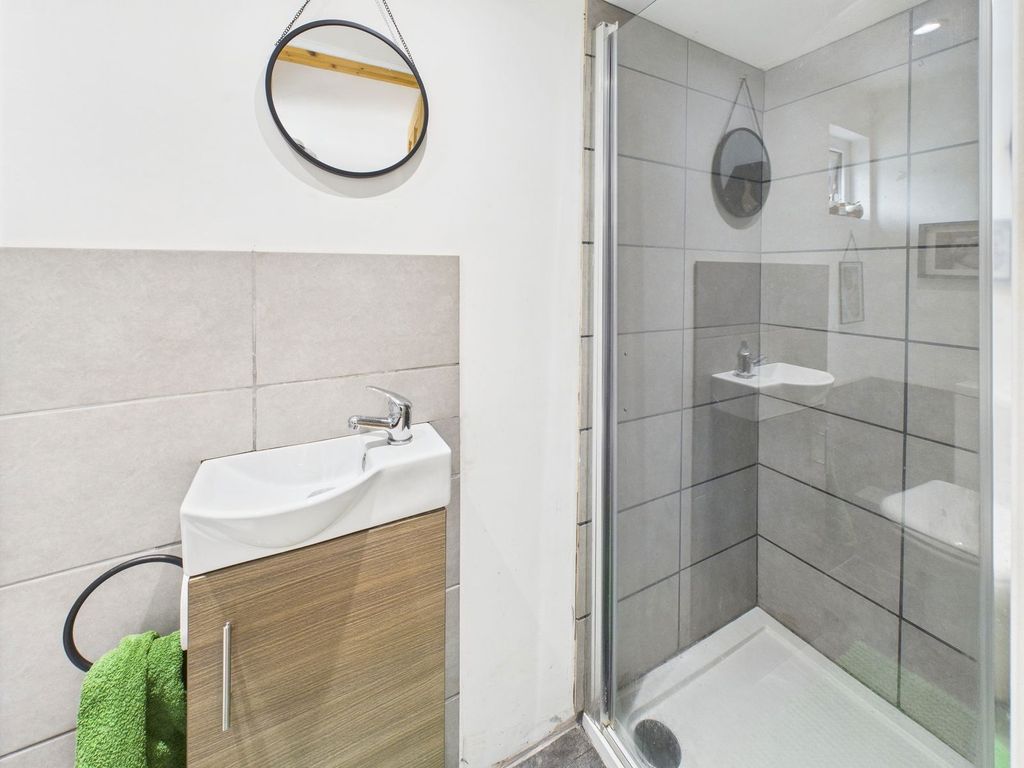 Manor Close, Southwick BN42, 3 bed end terrace house for sale, £475,000 ...