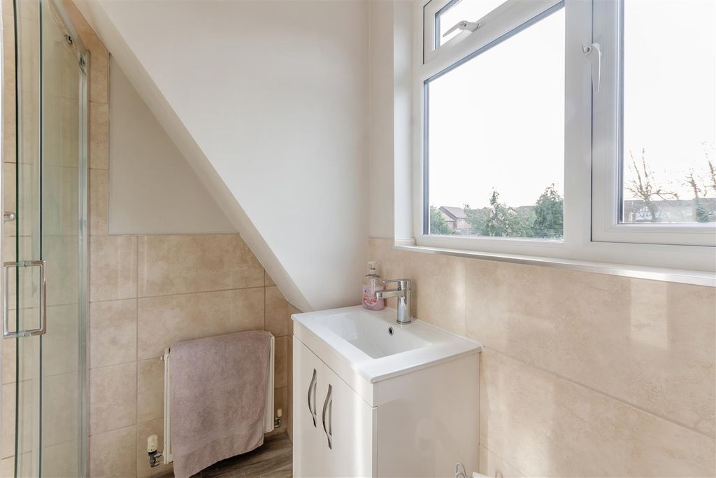 Chatsworth Close, Mansfield NG18, 4 bed detached house for sale, £ ...