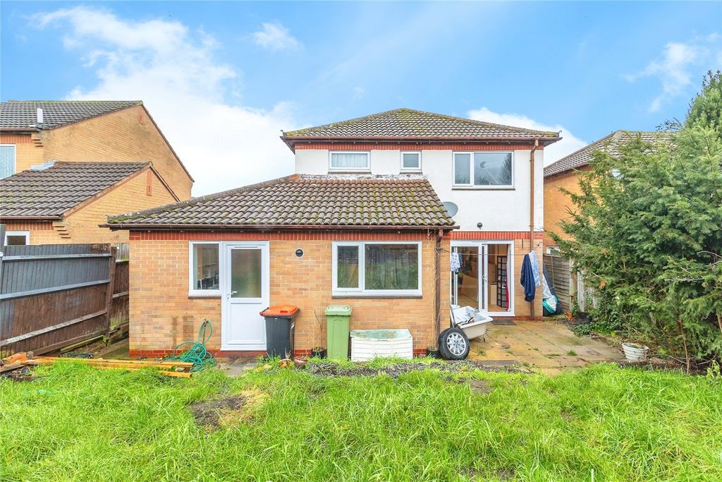 Eddington Court, Emerson Valley, Milton Keynes, Buckinghamshire MK4, 3 ...