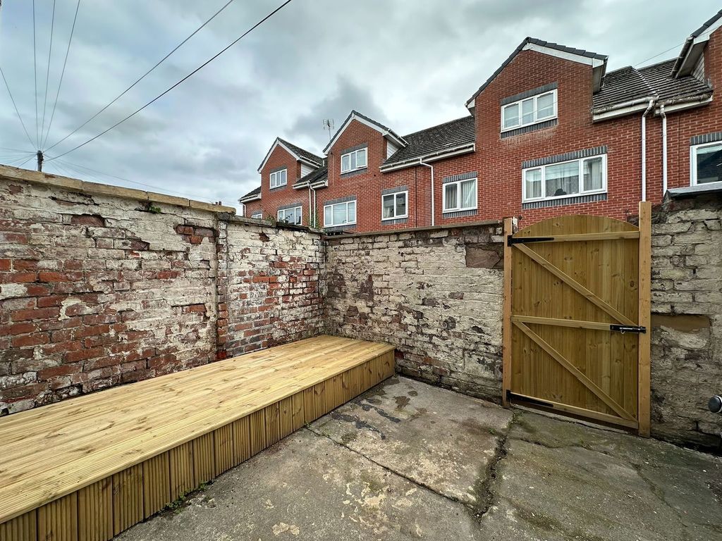 Abbey Hey Lane, Abbey Hey, Manchester M18, 3 bed terraced house for ...