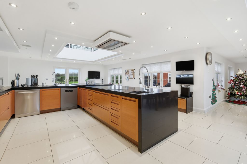 Priory Road, Tiptree CO5, 10 bed detached house for sale, £2,250,000 ...