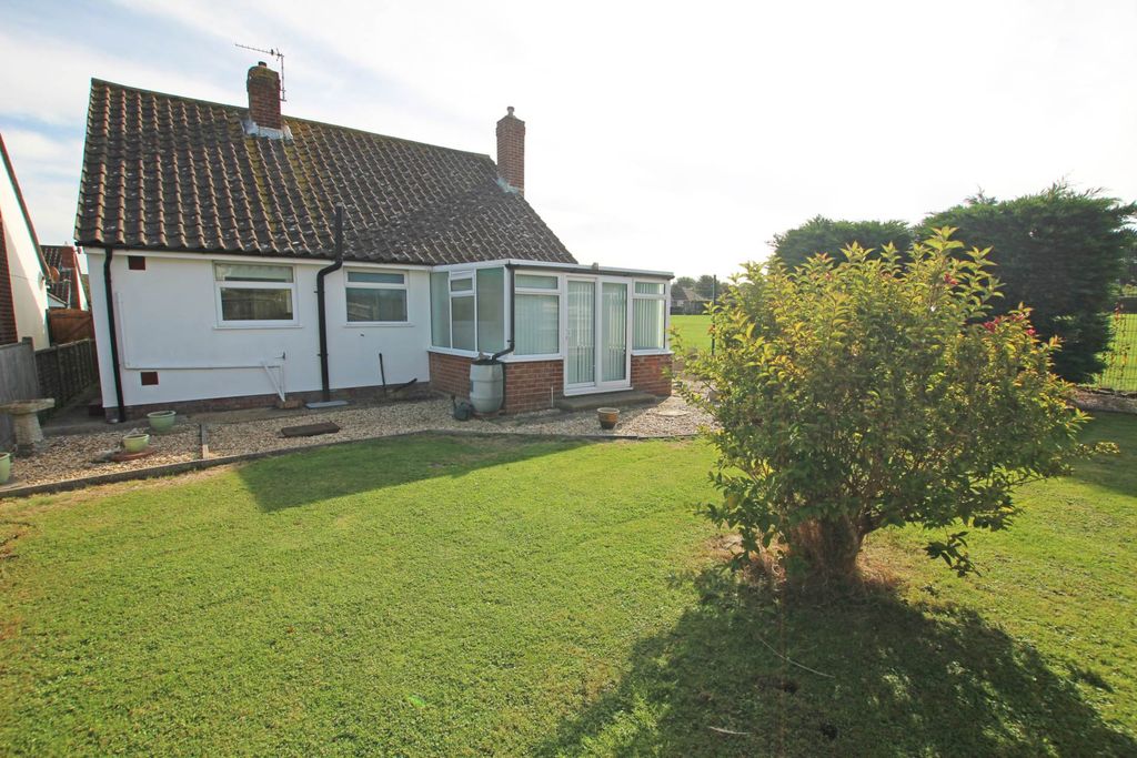 Wenthill Gardens, Lower Willingdon BN22, 2 bed detached house for sale ...