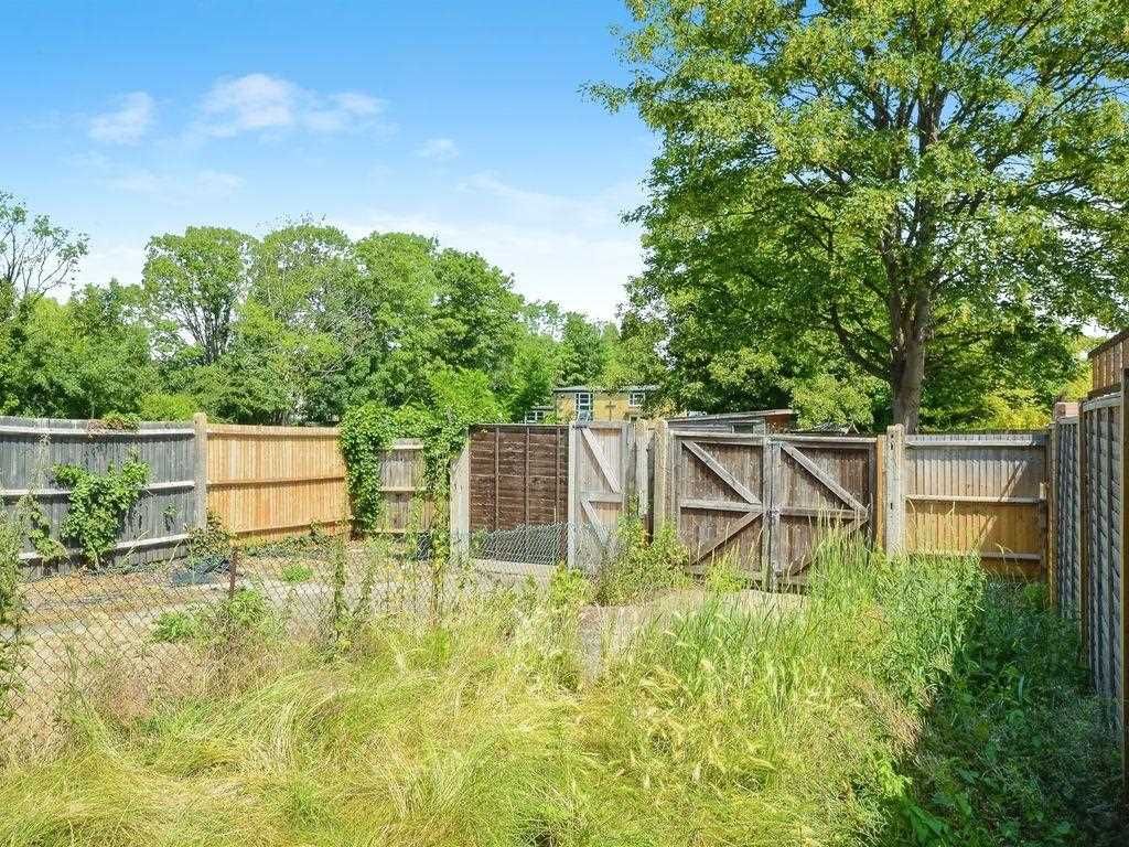 Kings Road, Harrow HA2, 2 bed terraced house to rent, £1,800 pcm ...