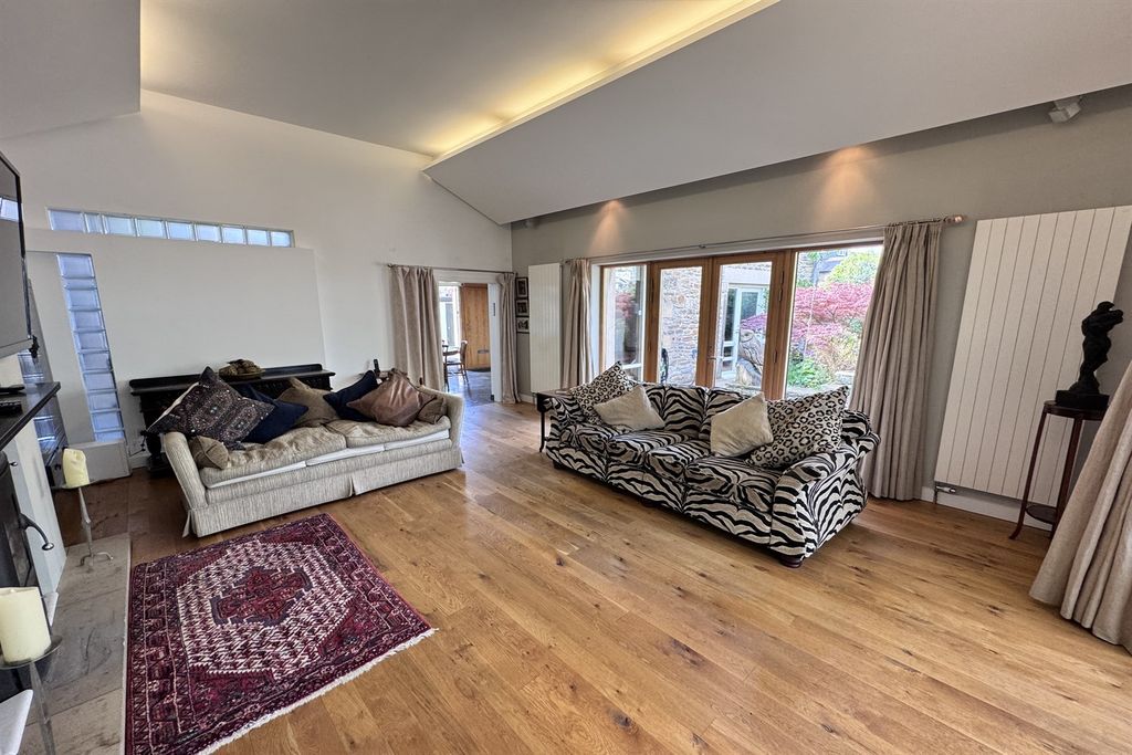 Manchester Road, Chapel-En-Le-Frith, High Peak SK23, 3 bed detached ...
