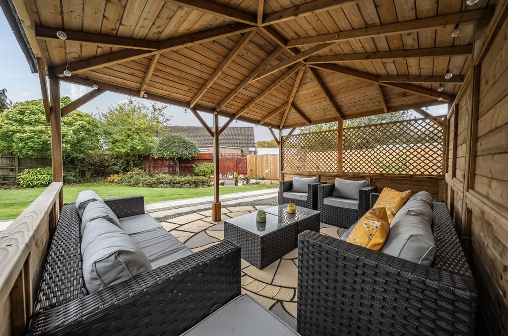 Frilford Drive, Stratton St Margaret, Swindon SN3, 3 bed semi-detached ...