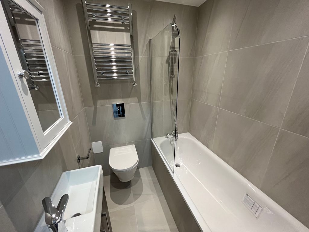 The Burroughs, London NW4, 2 bed flat to rent, £1,750 pcm | PrimeLocation