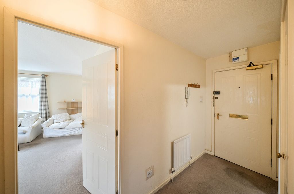 Plimsoll Way, Hull HU9, 2 bed flat for sale, £70,000 | PrimeLocation