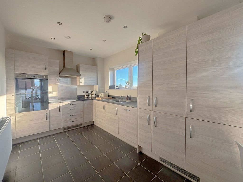 Arundel House, Thornbury Way, Walthamstow E17, 1 bed flat for sale, £ ...