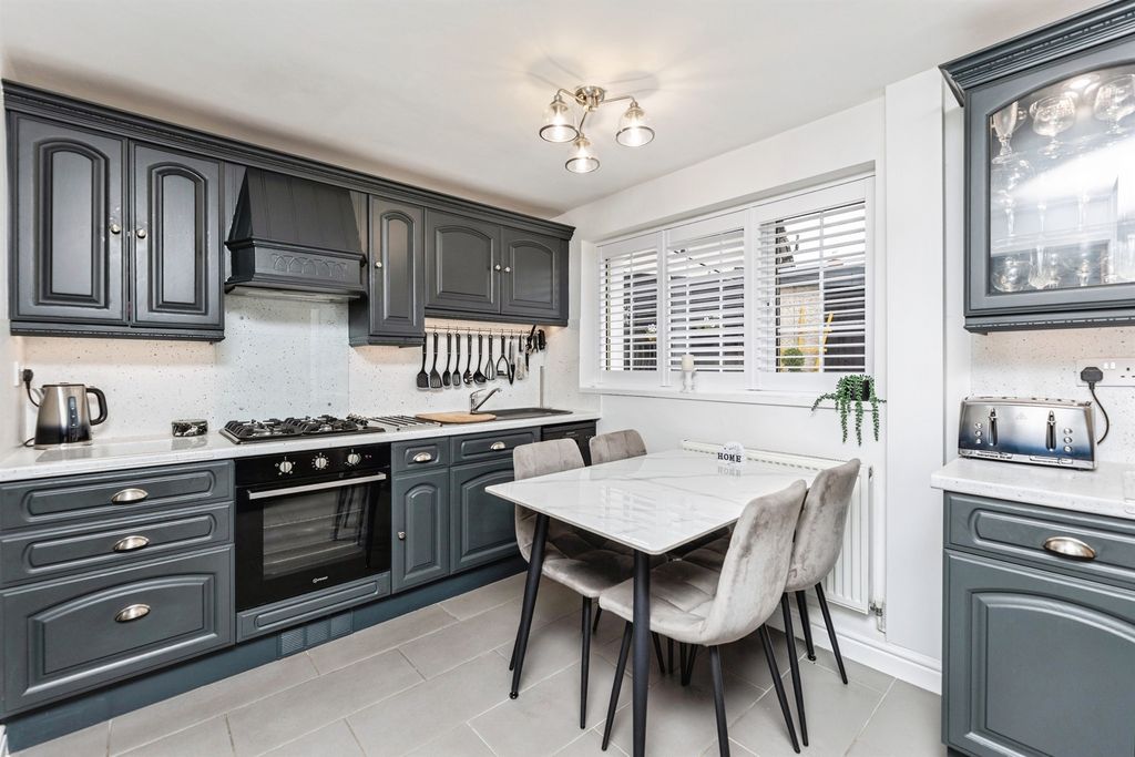 Lynwood Crescent, Fitzwilliam, Pontefract WF9, 4 bed semi-detached house for sale, £190,000 ...