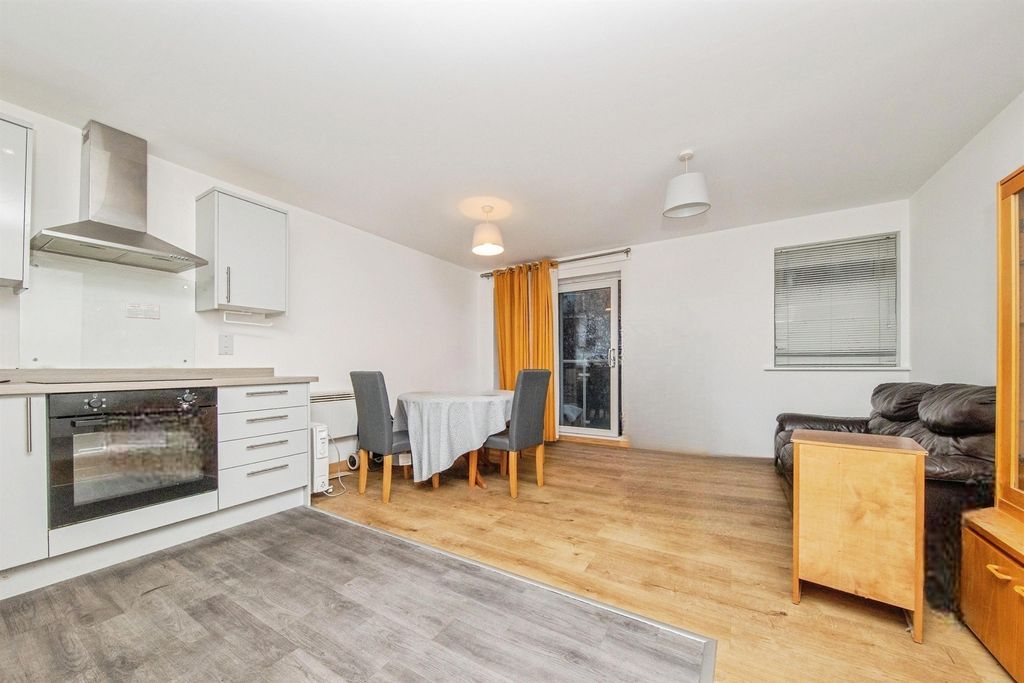 Hawkins Road, Colchester CO2, 2 bed flat for sale, £170,000 | PrimeLocation