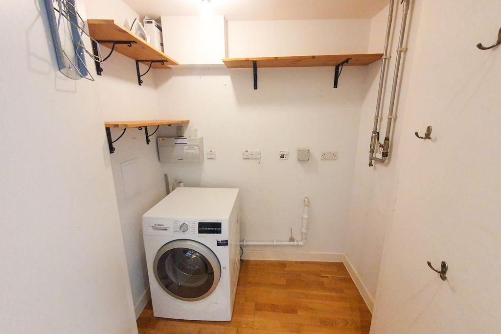 Goulding House, Manor Lane, Feltham, Middlesex TW13, 2 bed flat for ...