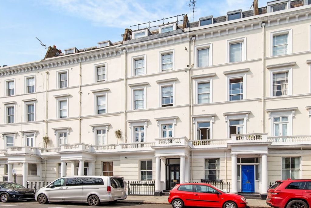 Lupus Street, Pimlico SW1V, 2 bed flat for sale, £745,000 | PrimeLocation