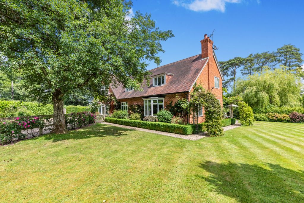 Chapel Row, Berkshire RG7, 5 bed detached house for sale, £1,800,000 ...