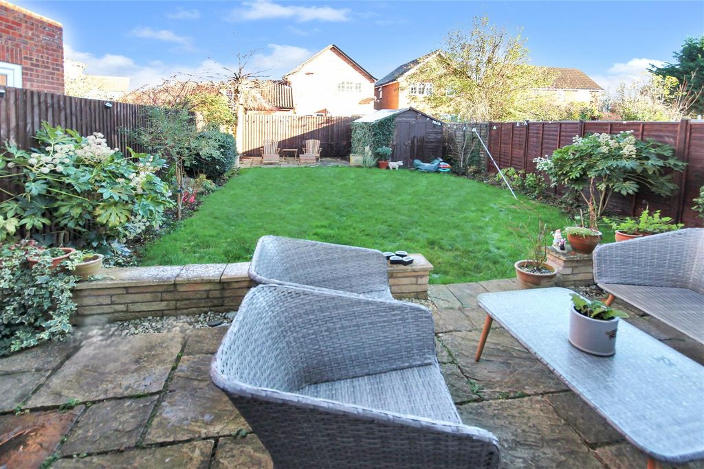 Deacon Close, Rushden NN10, 4 bed link detached house to rent, £1,275 ...