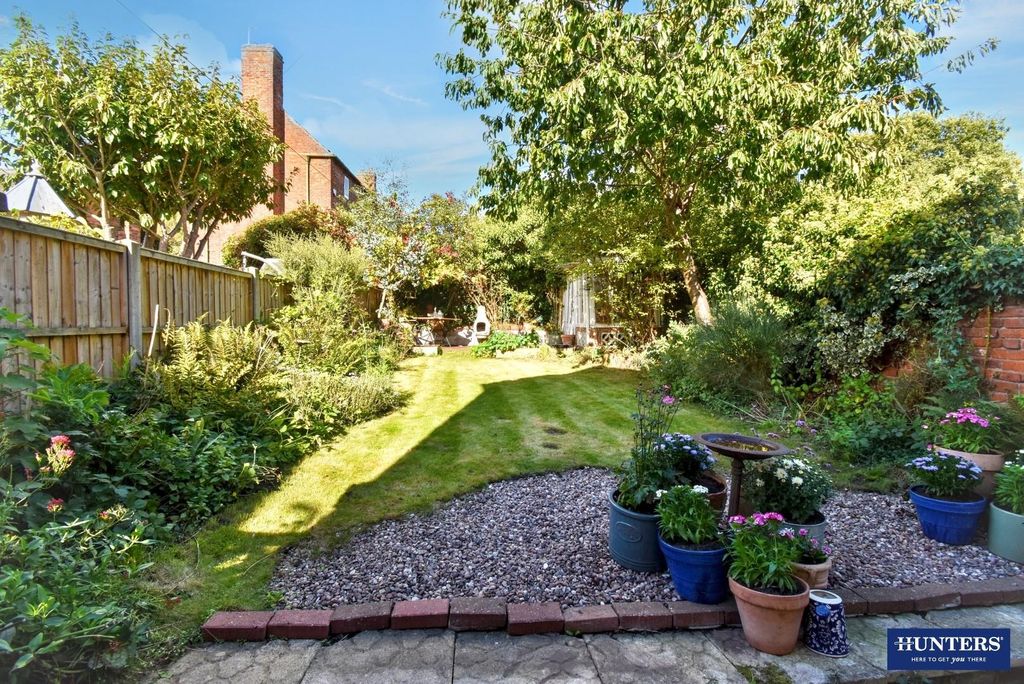 Newgate End, Wigston LE18, 3 bed detached house for sale, £280,000 ...