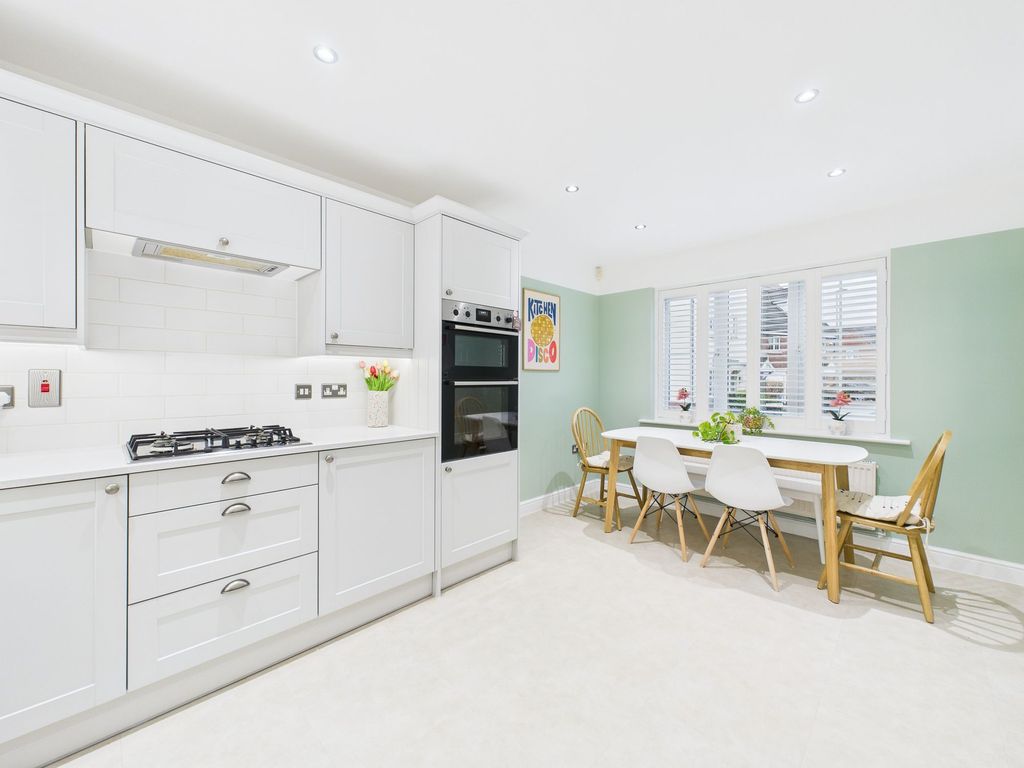 Chedington Avenue, Mapperley, Nottingham NG3, 4 bed detached house for ...