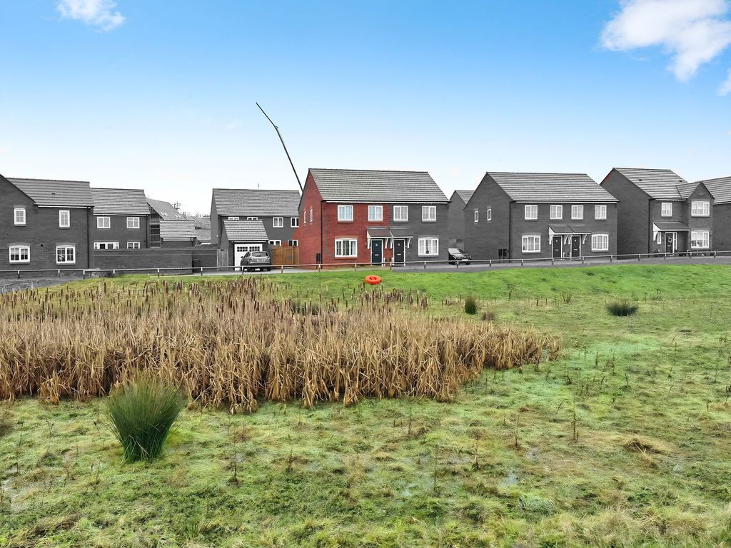 Fairlie Gardens, Midway DE11, 3 bed semi-detached house for sale, £ ...