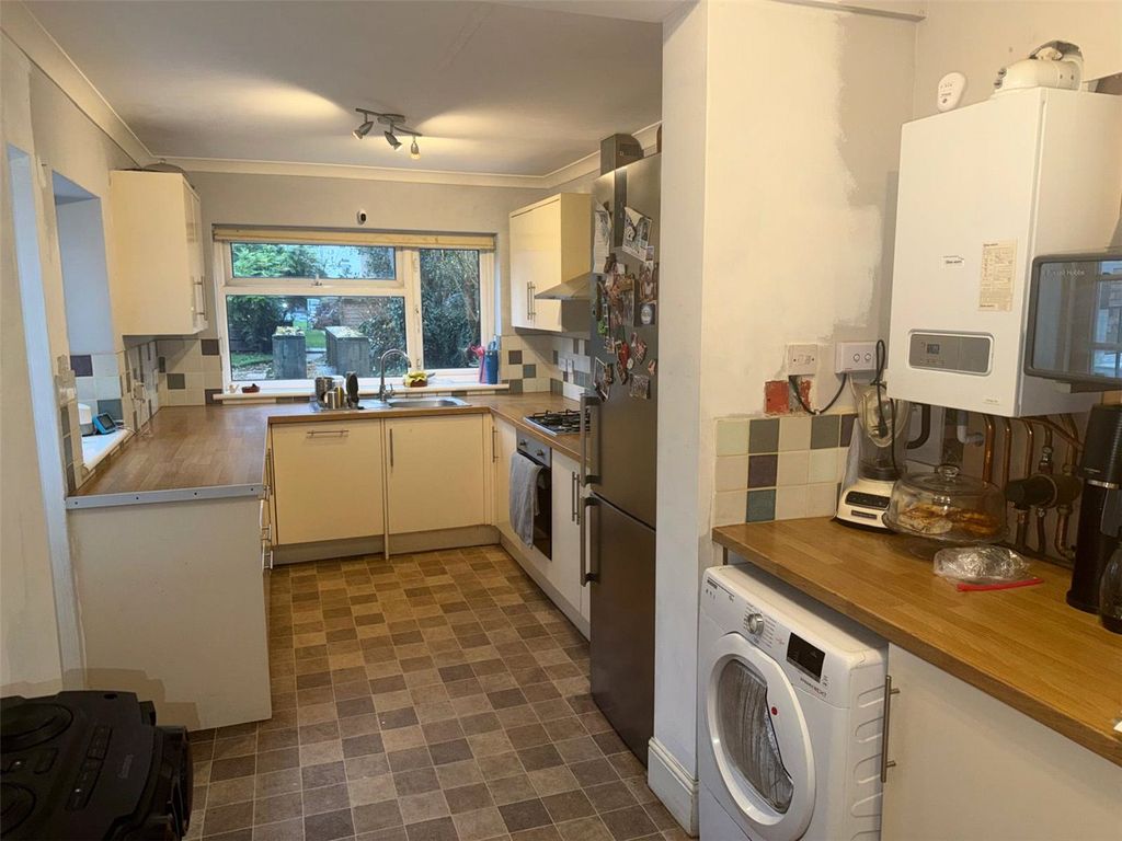 Queens Park Parade, Northampton, Northamptonshire NN2, 5 bed semi ...