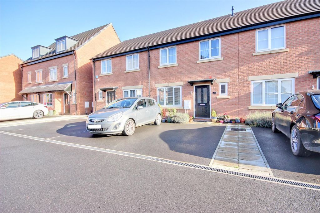 Wordsworth Avenue, Kirk Ella, Hull HU10, 3 bed terraced house for sale ...