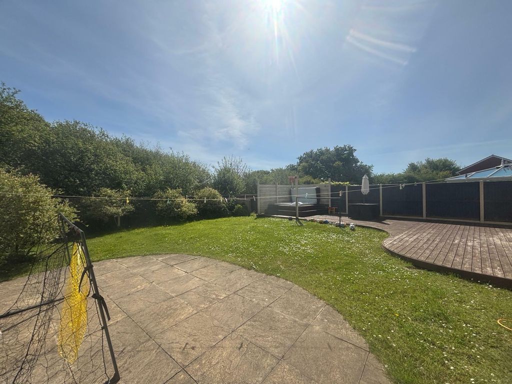 Pant Bryn Isaf, Llwynhendy, Llanelli SA14, 4 bed detached house for ...