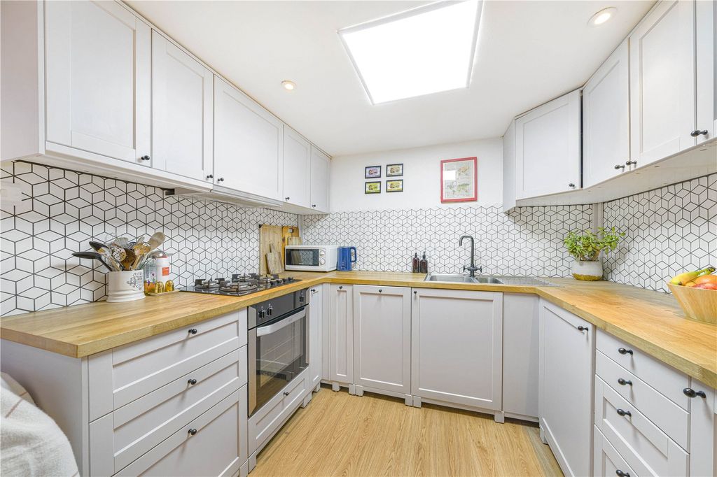 Shardeloes Road, London SE14, 3 bed flat for sale, £475,000 | PrimeLocation