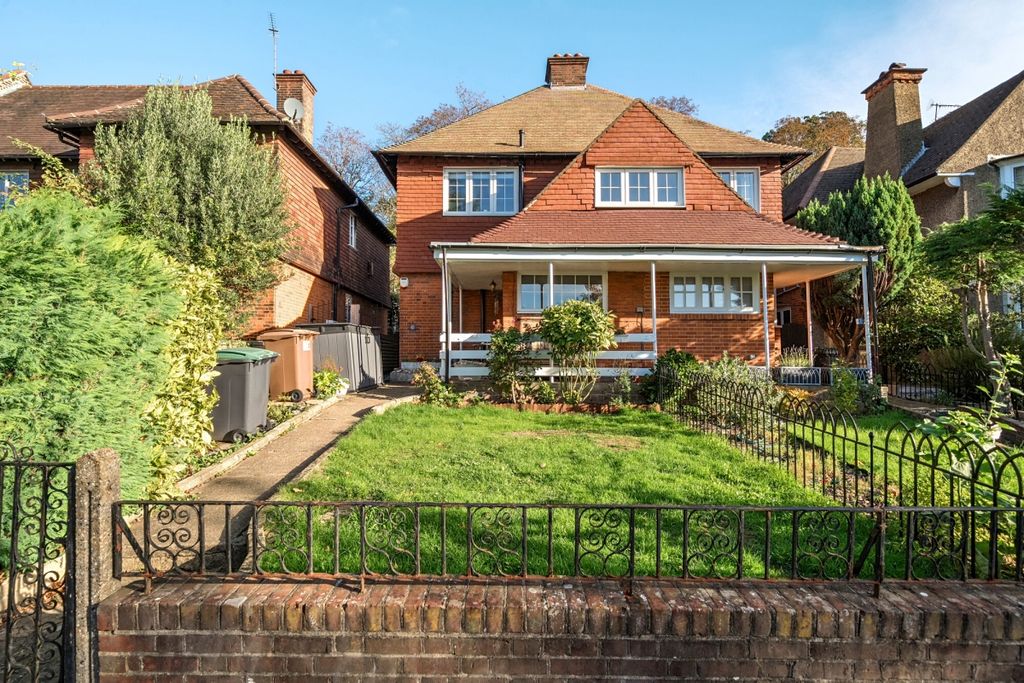 Springfield Avenue, London N10, 3 bed maisonette to rent, £2,850 pcm ...