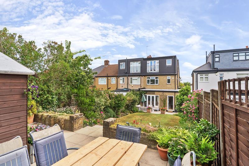 Weirdale Avenue, London N20, 4 bed semi-detached house for sale, £ ...