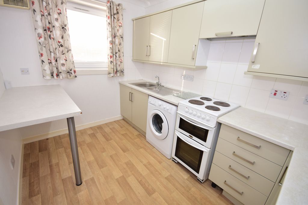 Johnstone Road, Hamilton ML3, 2 bed flat for sale, £147,500 | PrimeLocation