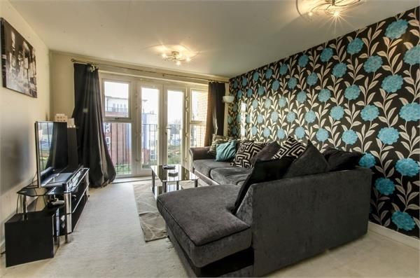 Alexander Square, Eastleigh SO50, 2 bed flat to rent, £1,150 pcm ...