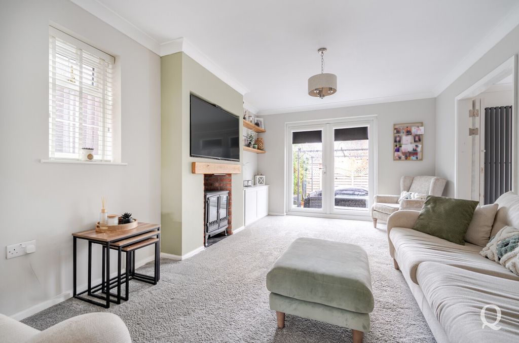 Gaze Hill Avenue, Sittingbourne, Kent ME10, 4 bed detached house for ...