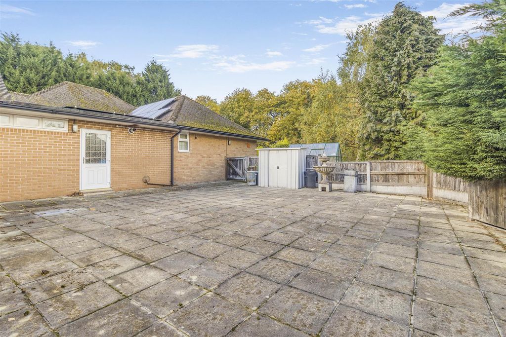 North Park, Mansfield NG18, 4 bed detached bungalow for sale, £900,000 ...