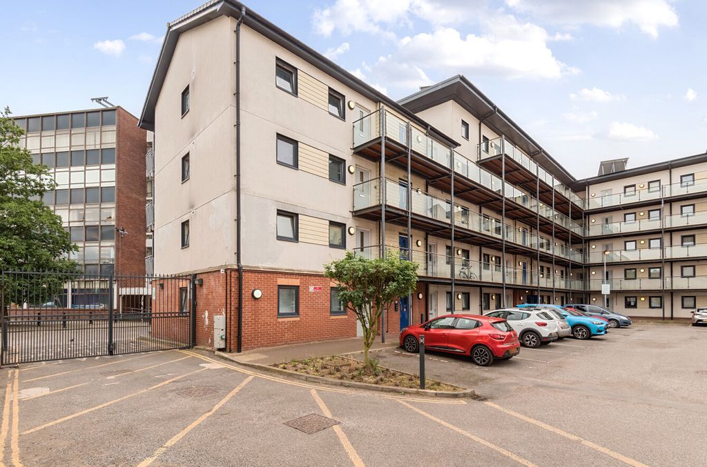 Spring Street, Hull HU2, 2 bed flat for sale, £58,500 | PrimeLocation