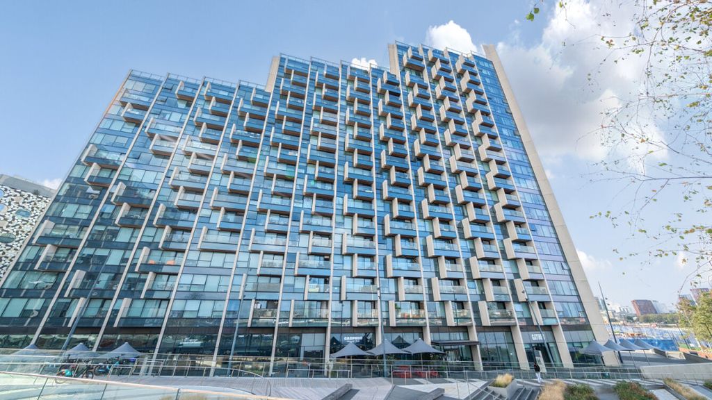 18 Cutter Lane, Greenwich SE10, 2 bed flat for sale, £156,250 ...
