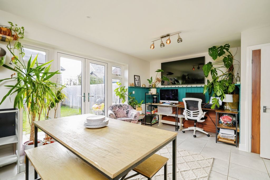 Wheatfield Drive, Witney OX29, 3 bed semi-detached house for sale, £ ...