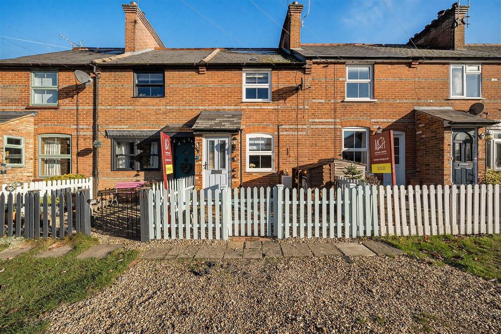 Heath Hill Cottages, Heath Hill Road South, Crowthorne, Berkshire RG45 ...