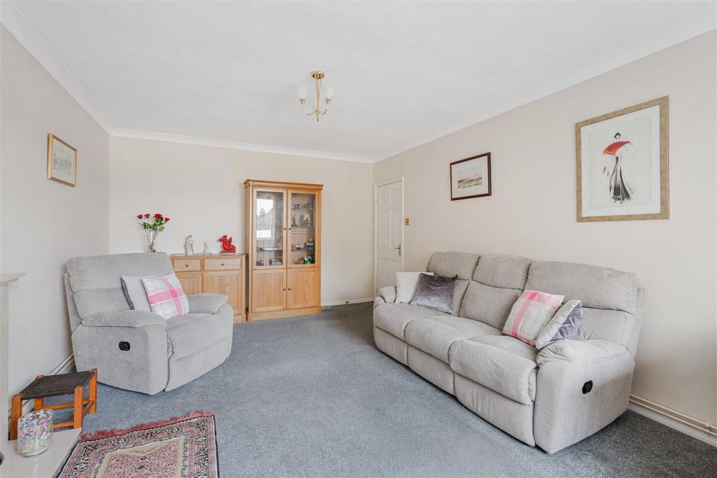 Nork Way, Banstead SM7, 2 bed maisonette for sale, £385,000 | PrimeLocation
