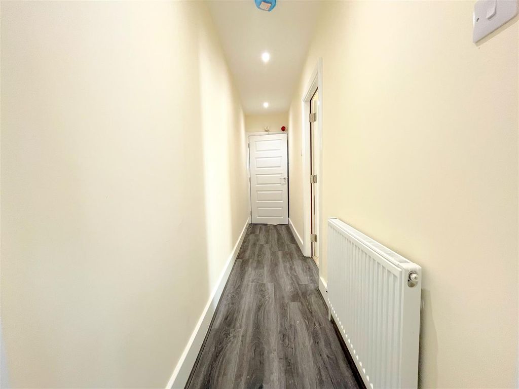 9 Cumbria Court, Mooragh Promenade, Ramsey IM8, 1 bed flat for sale, £ ...