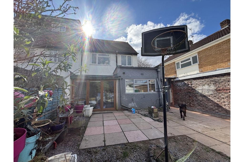 Castlecroft Road, Wolverhampton WV3, 3 bed semi-detached house for sale ...