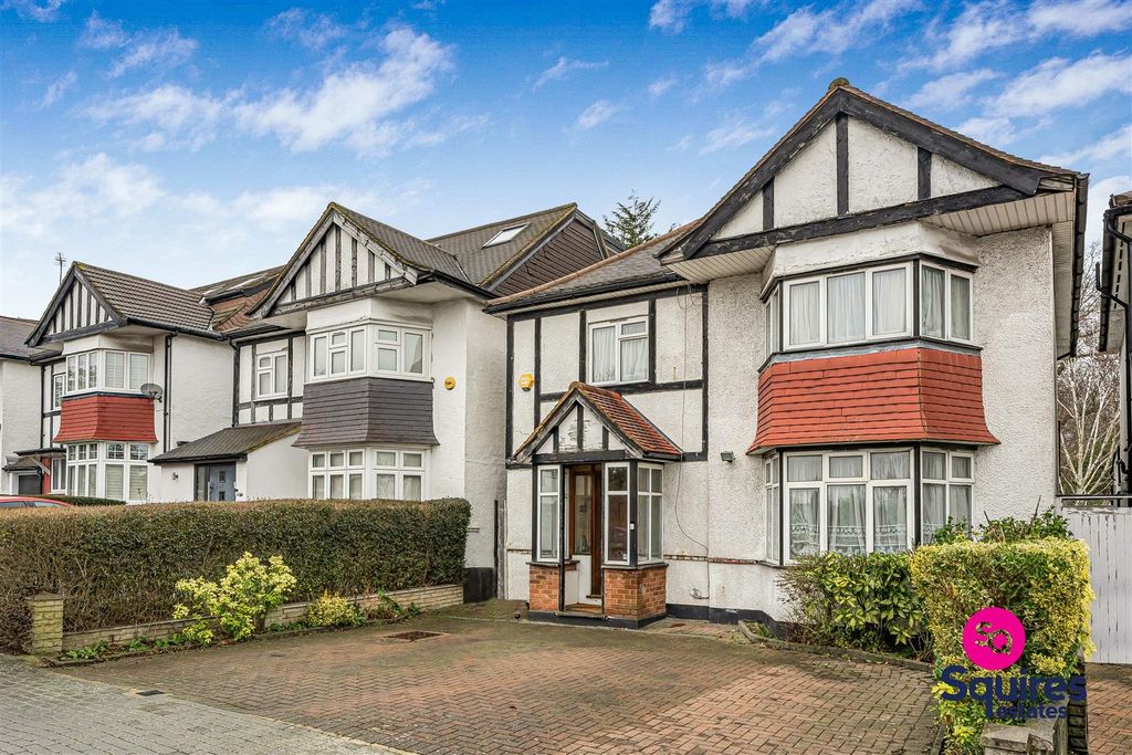 Cheyne Walk, Hendon NW4, 4 bed detached house for sale, £900,000 ...